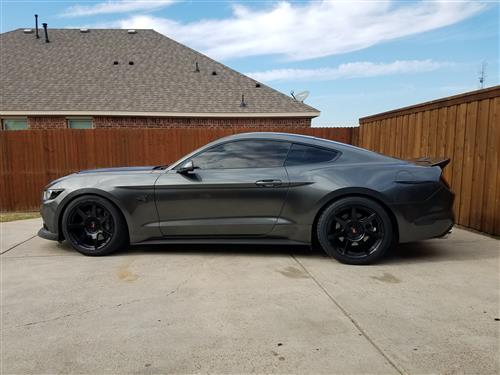 SVE Mustang R350 Wheel - 19x10 - Gloss Black (05-20)