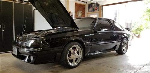 Mustang 5 Lug Pony Wheel & Ford Licensed Center Cap Kit - 17x8/9 ...