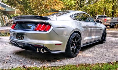 SVE Mustang R350 Wheel Kit - 19x10/11 - Gloss Black (15-21)