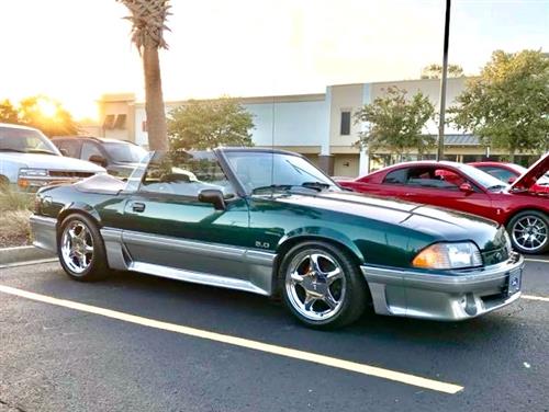 Mustang Pony Wheel & Tire Kit 17x8/9 - Chrome (79-93) Sumitomo HTR Z5